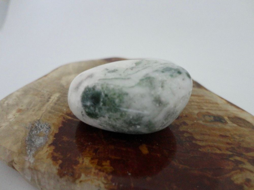 Baumachat Heilstein (Neu (gemäss Beschreibung)) in Biberist für CHF 2.5 – mit Lieferung auf ...