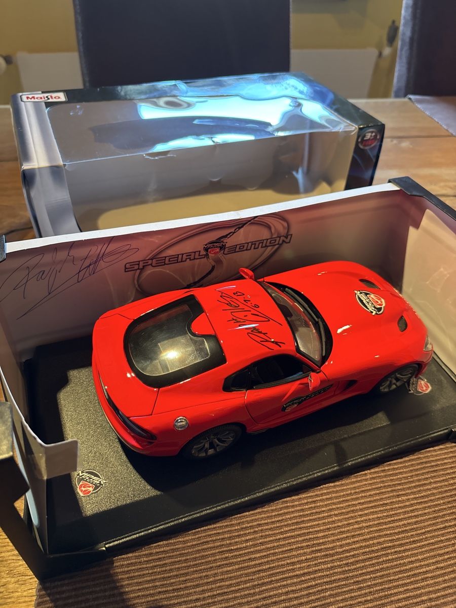1/18 Maisto Dodge Viper SRT Special Edition Ralph Gilles (Gebraucht) in ...