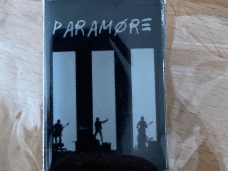 Paramore Pin Anstecker Punk Metal Rock Band (Neu (gemäss Beschreibung ...