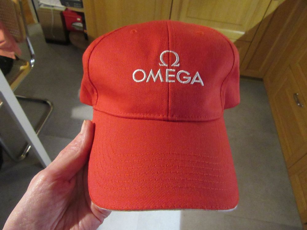 Omega Cap rot (Neu (gemäss Beschreibung)) in Wattwil für CHF 15 – mit ...