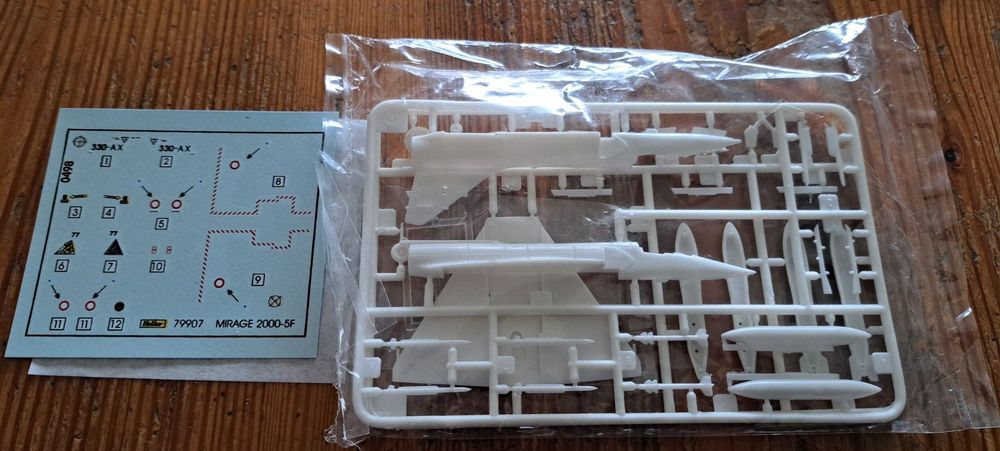Mirage 2000 1/144 Heller 79907 sans boîte (Gebraucht) in für CHF 4 ...