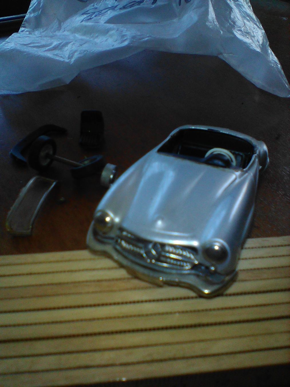 Mercedes 190 SL métal 1/43 - pour pièces détachées, Ref 76 (Défectueux ...
