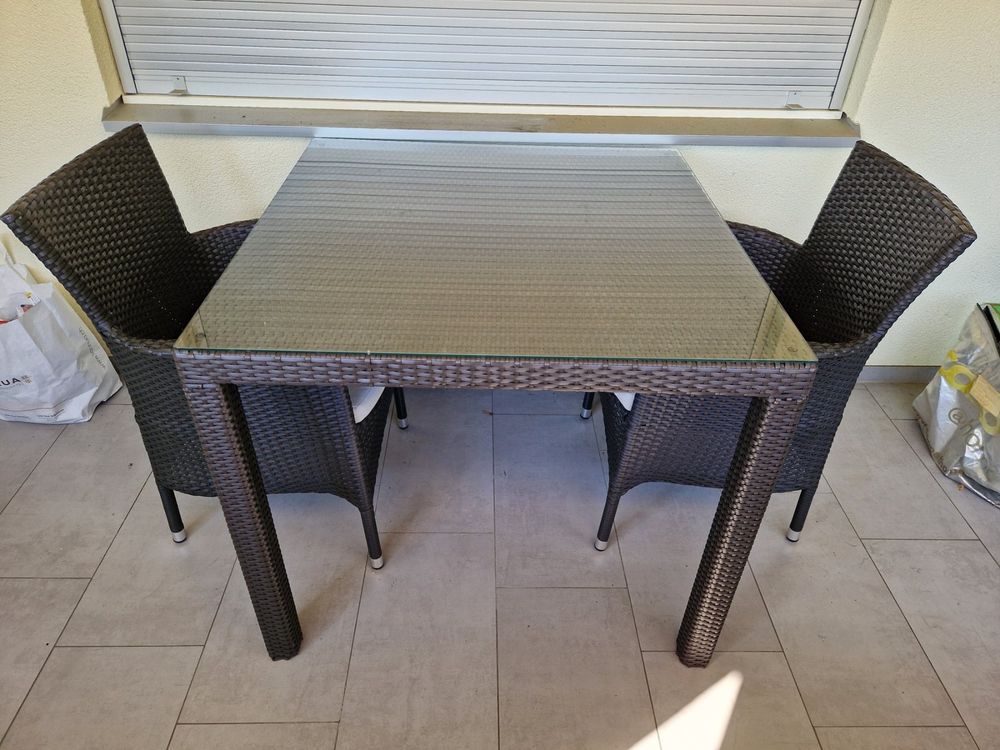 Gartentisch und -Stühle in Rattanoptik dunkelbraun | Kaufen auf Ricardo