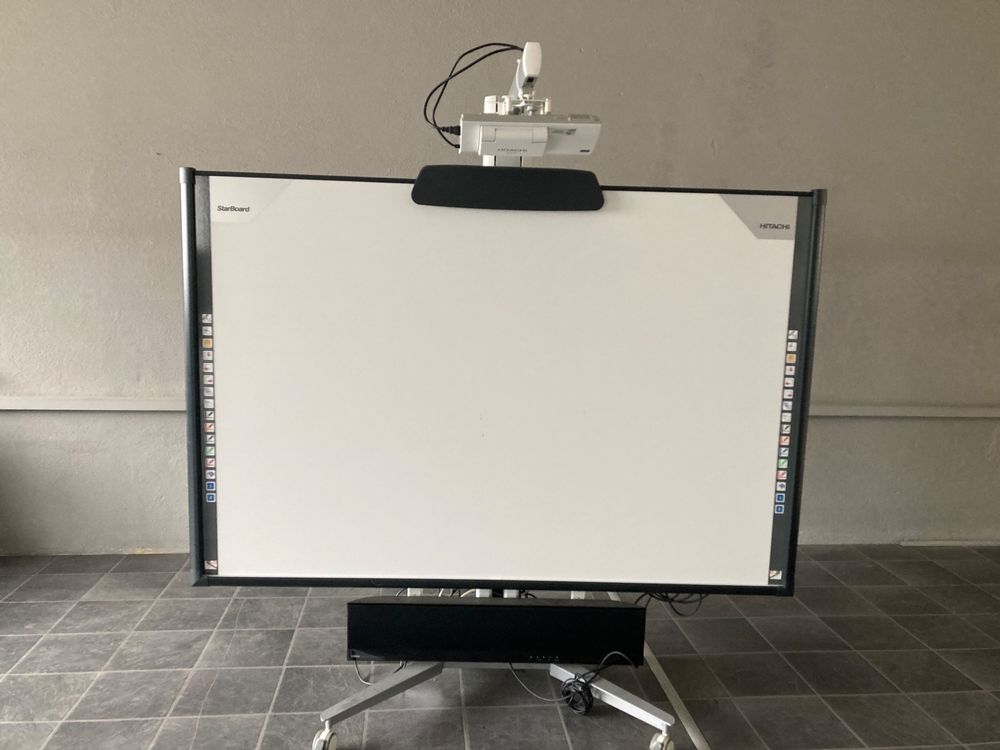 Beamer Hitachi Star Board 88-Zoll-Whiteboard FX-TRIO-88W | Kaufen auf ...