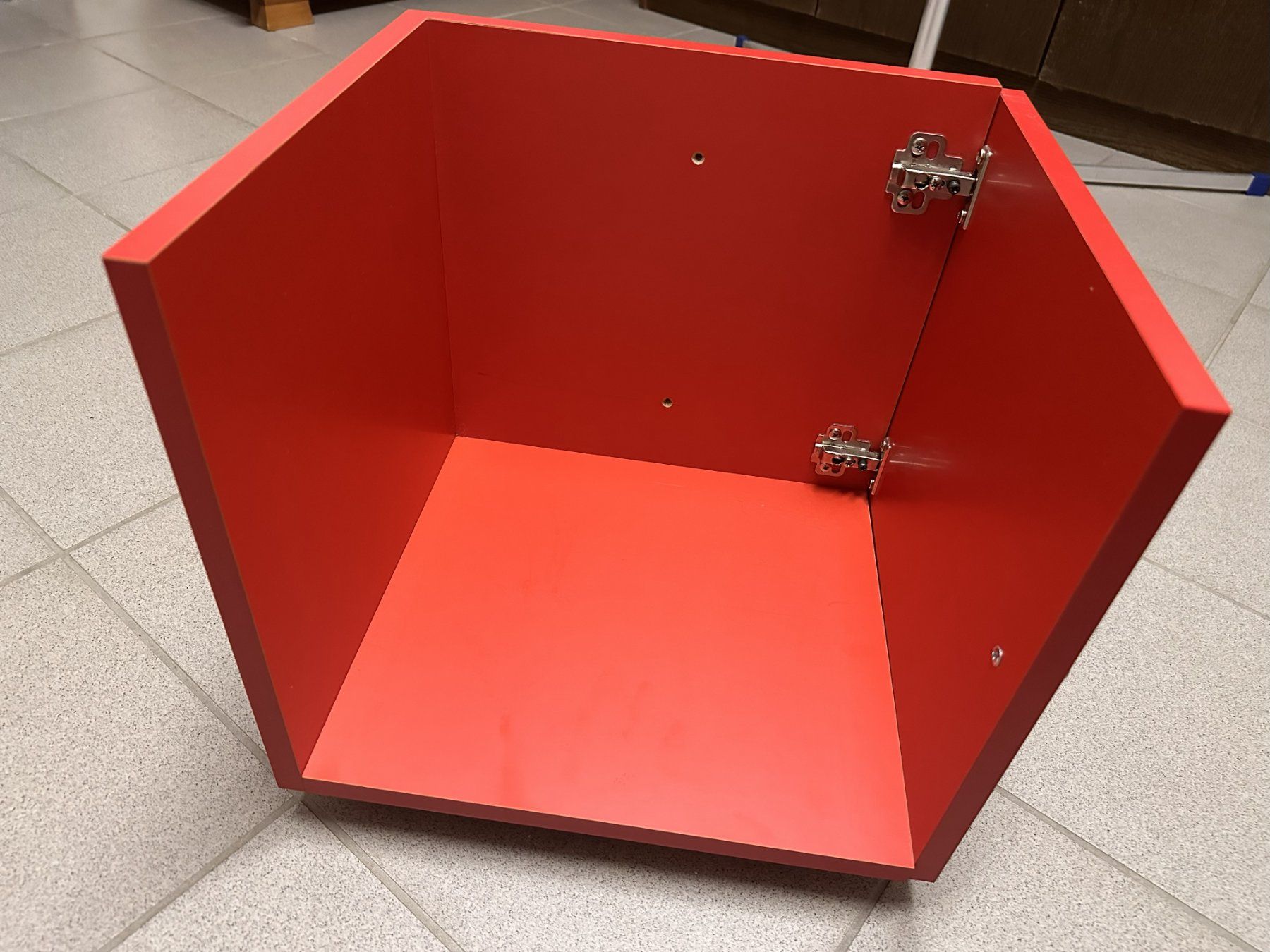 Ikea Kallax Einschub mit Tür, rot (Gebraucht) in Meyriez für CHF 3 ...