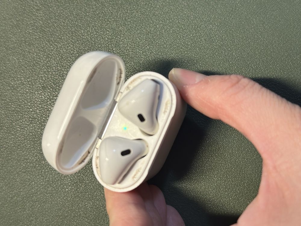 Apple AirPods Wireless Earbuds | Kaufen auf Ricardo