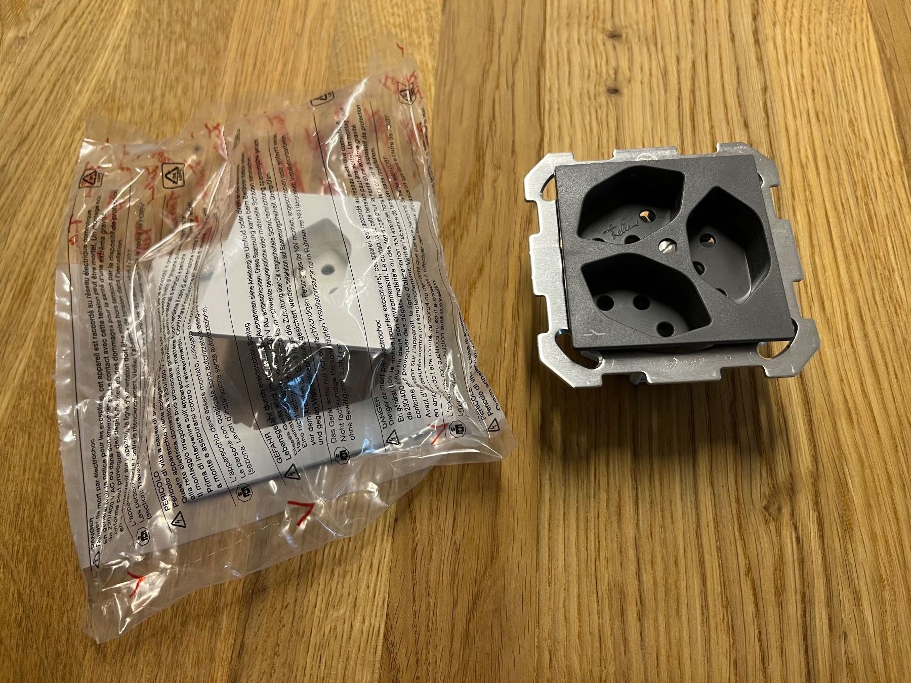 Feller Steckdosensachen (Neu (gemäss Beschreibung)) in Volketswil für ...