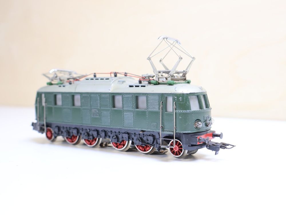 Märklin 800er Serie E18 Gussmodell E-Lok - 3024 (Gebraucht) in ...