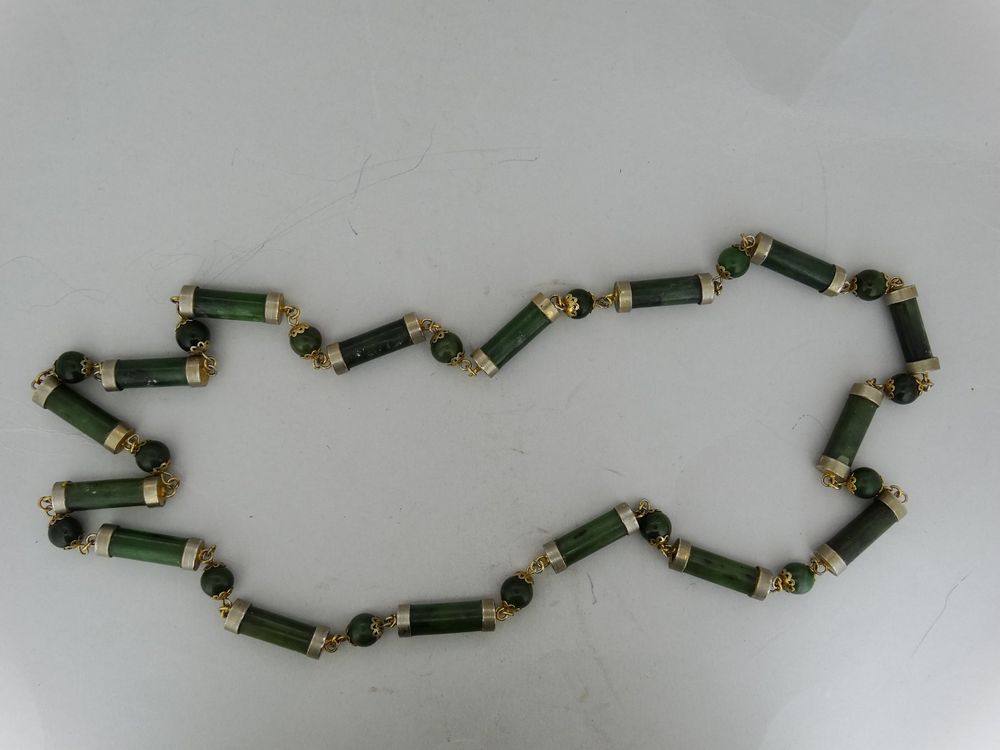 Alte Vintage Jade Halskette Kugel und Zylinder 70 gramm (Gebraucht) in ...