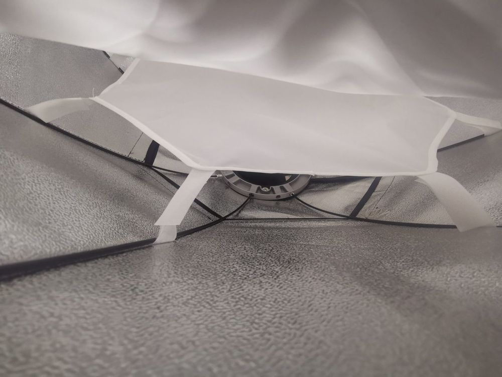 2x Octa 90 Softbox von Godox (Gebraucht) in Zürich für CHF 100 – mit ...