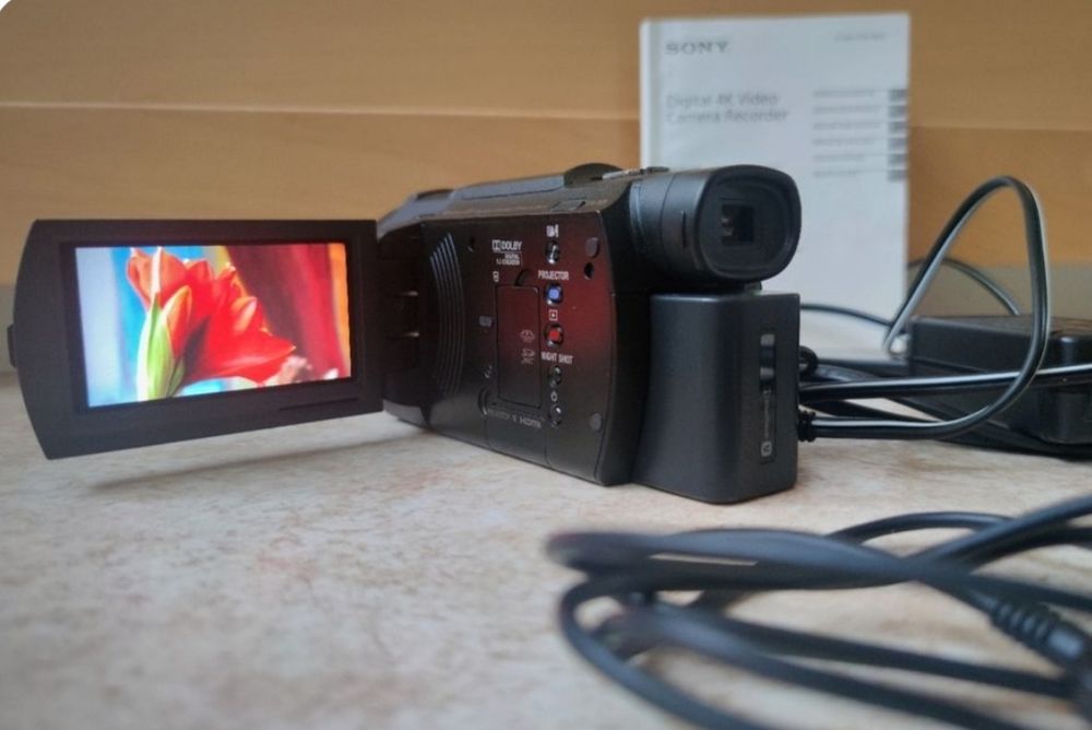 Sony FDR-AX33 4K Handycam mit Zubehör, wenig benutzt. (Gebraucht) in ...