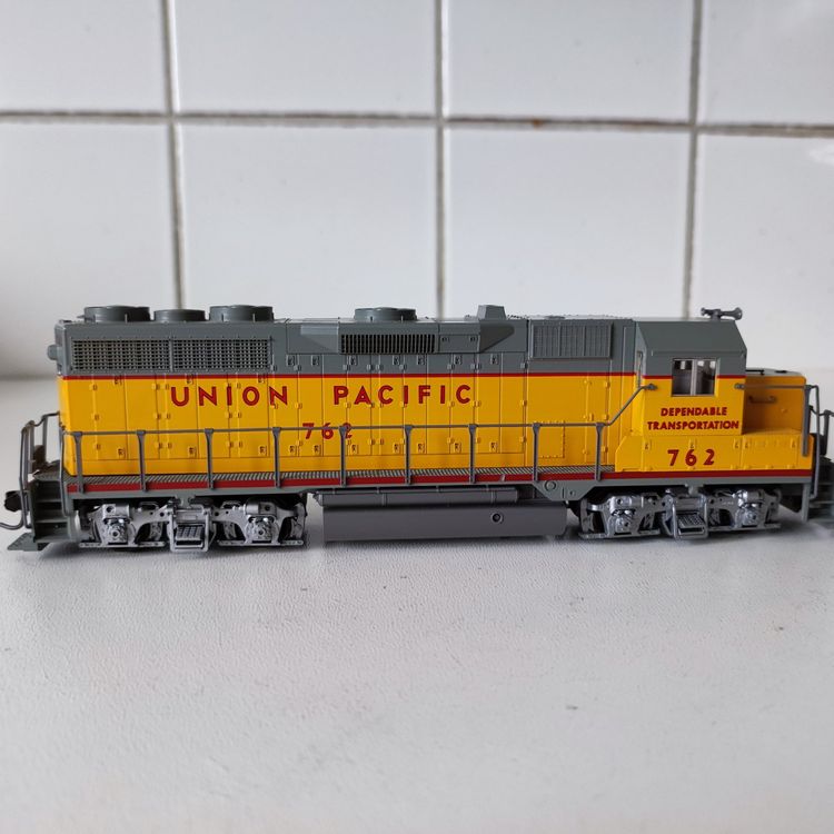 KATO Union Pacific EMD GP 35, Lok-Nr. 762, Digital (Neu (gemäss Beschreibung)) in Seuzach für ...