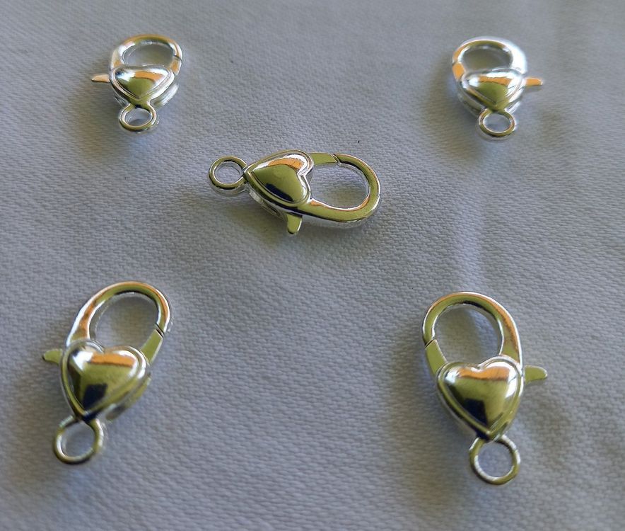 5 Stk.Karabiner ** Herz ** 2 cm (Neu (gemäss Beschreibung)) in Zizers für CHF 2.5 – mit ...