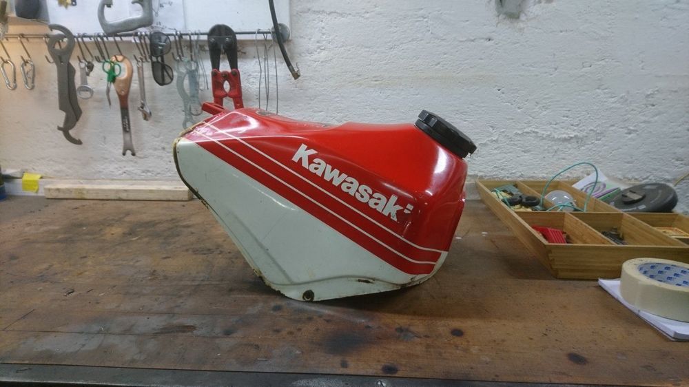 Kawasaki KLR250 Tank (Gebraucht) in luzern für CHF 99 – mit Lieferung ...