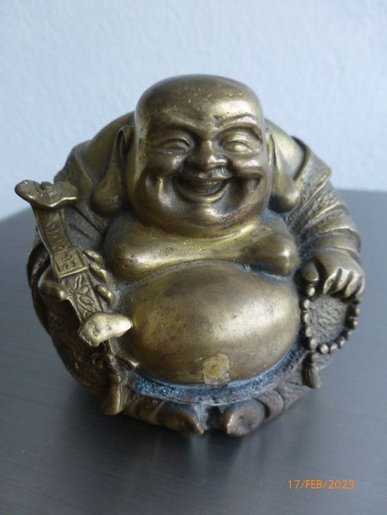 Alter happy Buddha mit schöner Patina aus Bronze ? (Gebraucht) in Pratteln für CHF 36 – mit ...