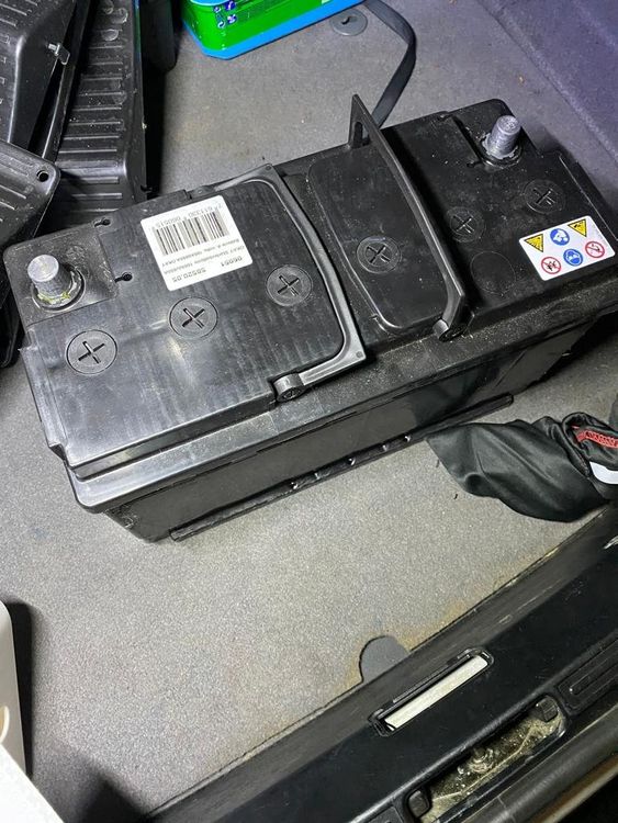 Autobatterie Landi Starterbatterie Okay 100Ah/850A (Defekt) in Zürich für CHF 16 – nur Abholung ...