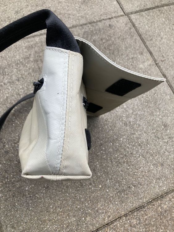 Freitag Laura | Kaufen auf Ricardo