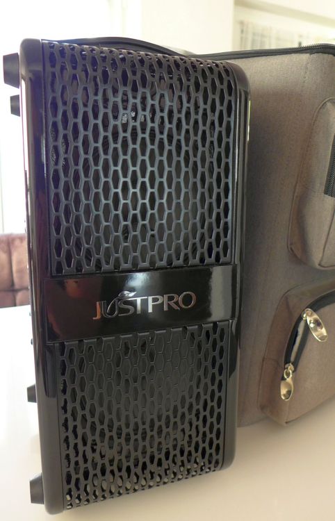 Gitarrenverstärker JustPro Acus Cube AC-70S Akkubetrieb (Gebraucht) in Sargans für CHF 189 – mit ...