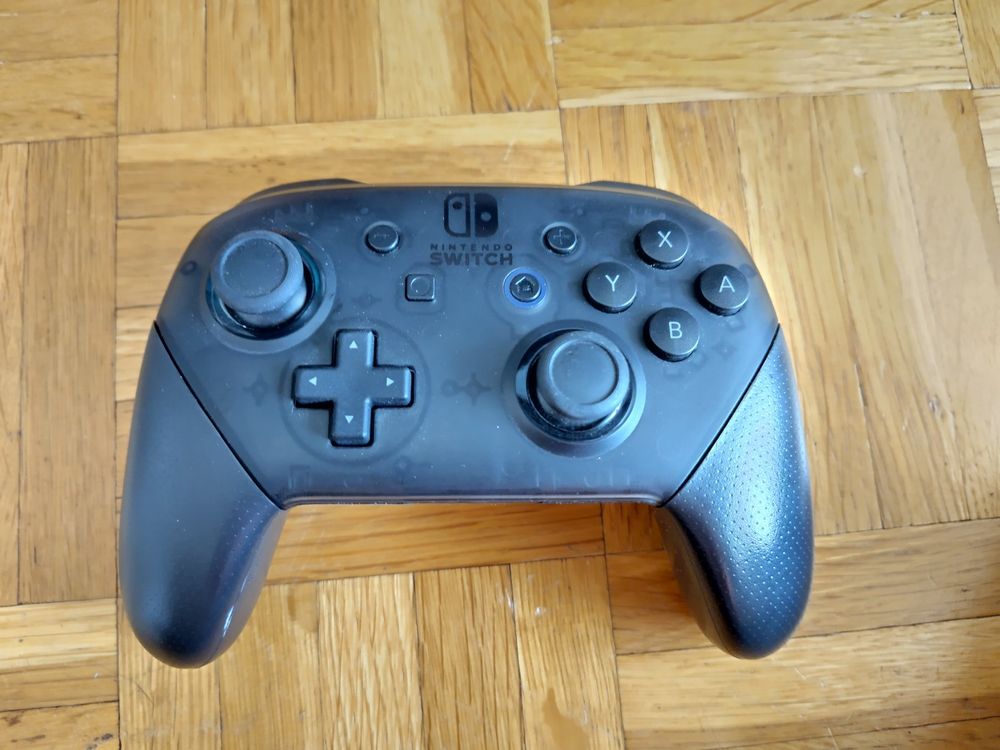 Original Nintendo Switch Pro Controller (Gebraucht) in Wohlen AG für ...