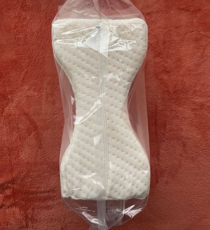 Kniekissen für Seitenschläfer (Neu und originalverpackt) in Büron für CHF 5 – mit Lieferung auf ...