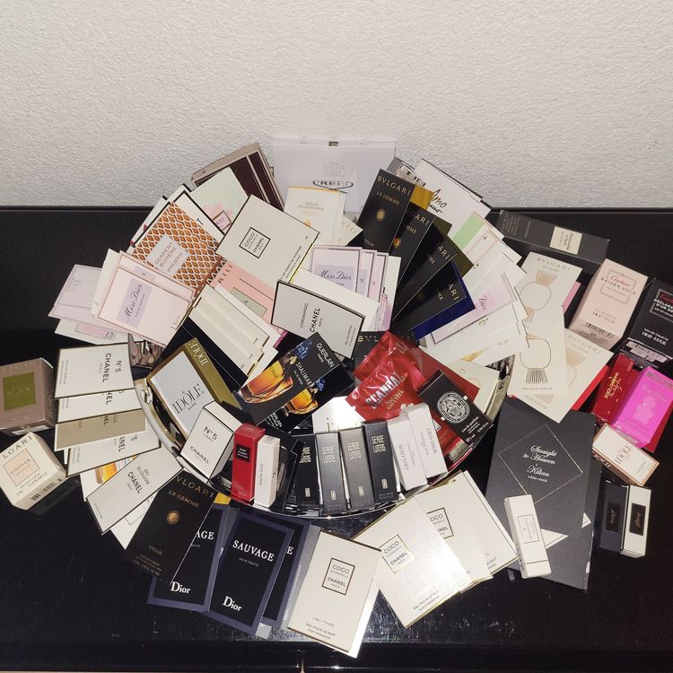 1,1 kg Parfumproben und Miniaturen Chanel ,Creed etc | Kaufen auf Ricardo