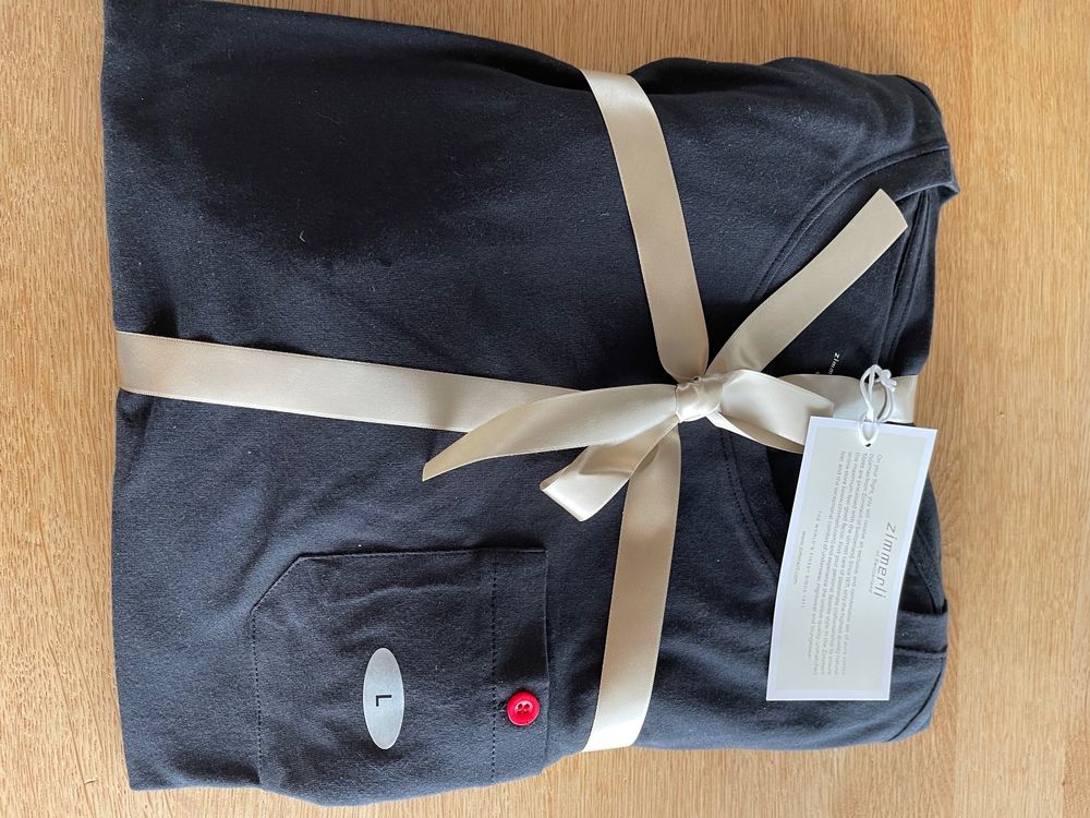 Swiss First Class Pyjama (Neu und originalverpackt) in Oberwil b. Zug ...