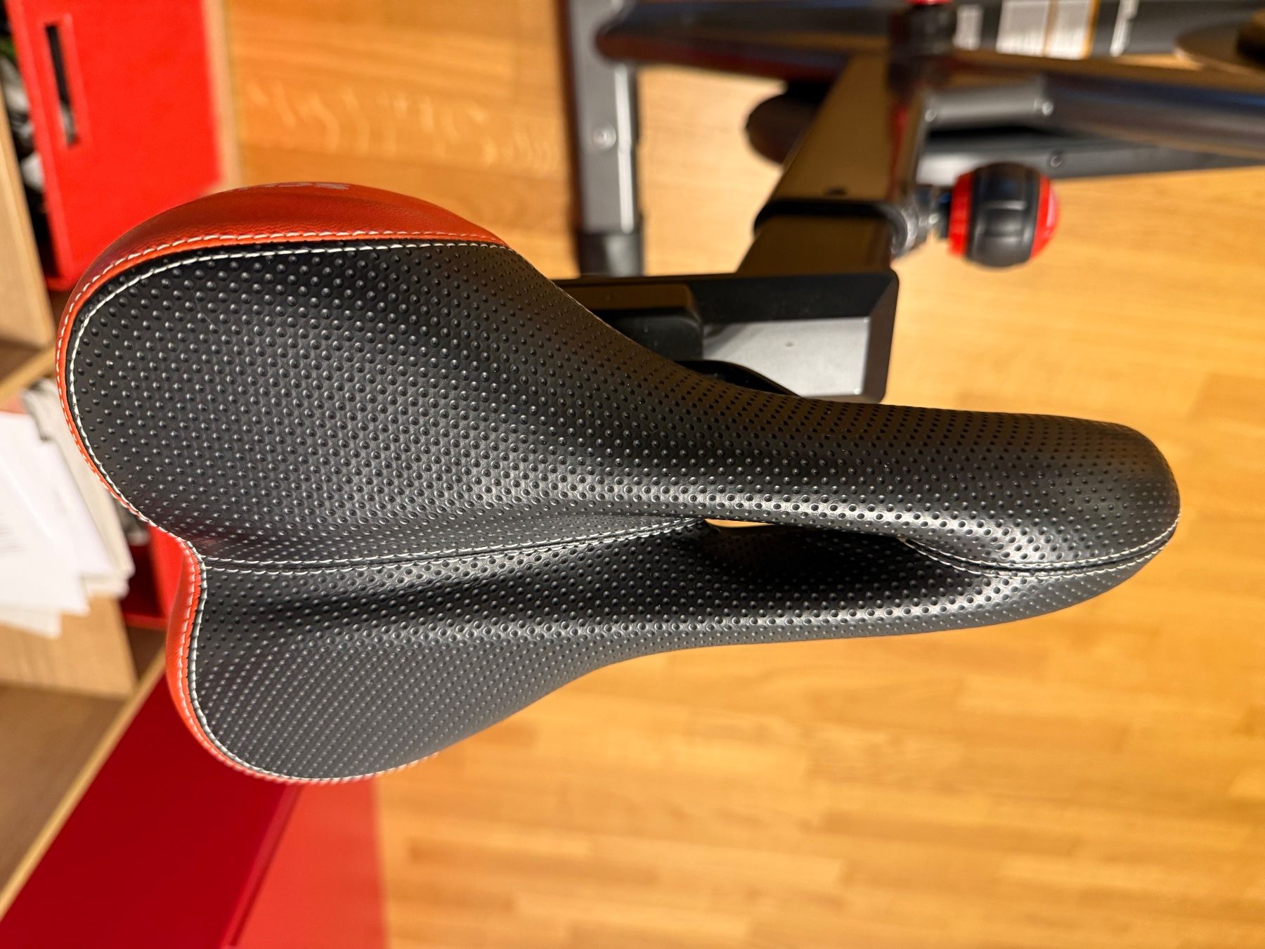 Schwinn IC8 Indoor Cycle - Top Zustand für Workout! (Gebraucht) in ...