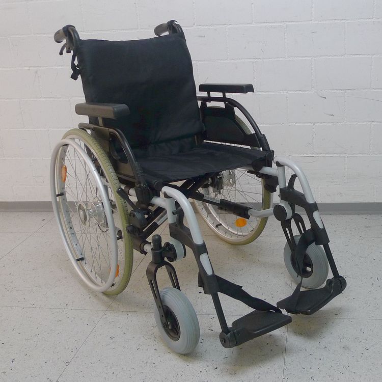 Rollstuhl Breezy, SB 46 cm, nur CHF 199 | Kaufen auf Ricardo