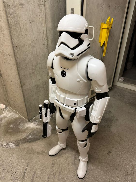 Star Wars Stormtrooper Figur mit Sound & Bewegungssensor (Gebraucht) in ...
