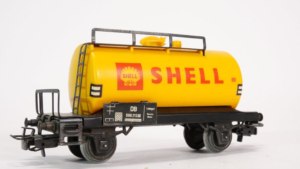 e4 Märklin 4502 DB Tankwagen Shell (Gebraucht) in Thun für CHF 7 – mit ...