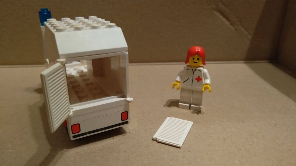 Lego City, Krankenwagen aus Set 1067 (Gebraucht) in Oberdiessbach für ...
