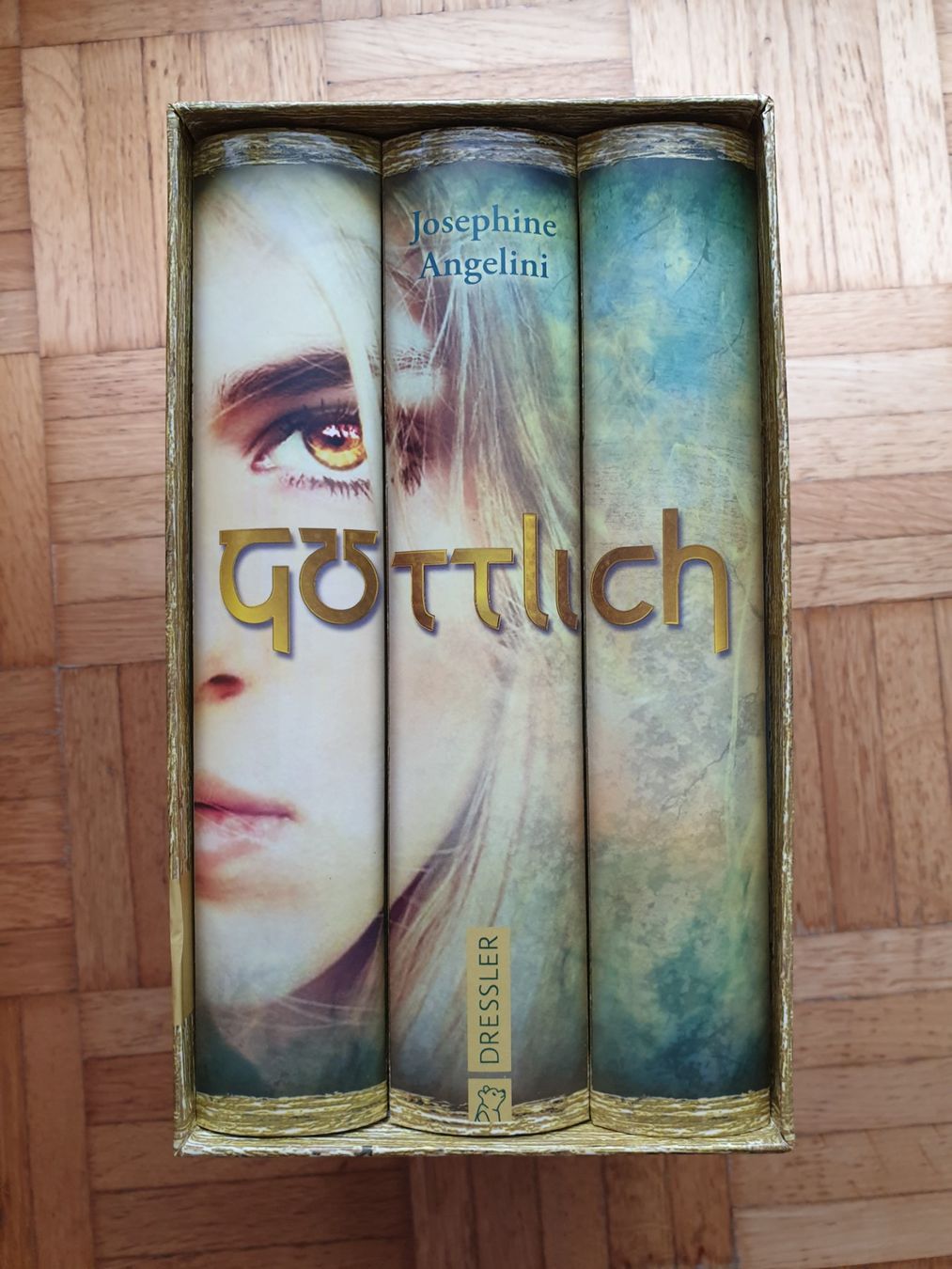 Göttlich 1-3 im Schuber - Josephine Angelini Buch (Gebraucht) in Zürich ...