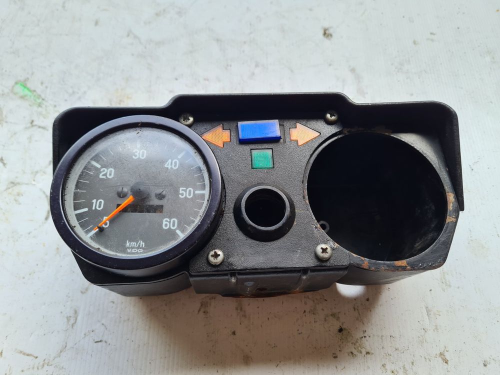 Cockpit mit CEV Tacho dreht (Gebraucht) in frümsen für CHF 48 – mit Lieferung auf Ricardo kaufen