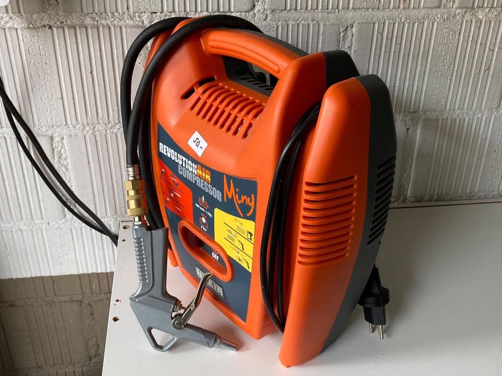 Kofferkompressor NUAIR Revolution Air Compressor Miny (Gebraucht) in Zürich für CHF 30 – nur ...
