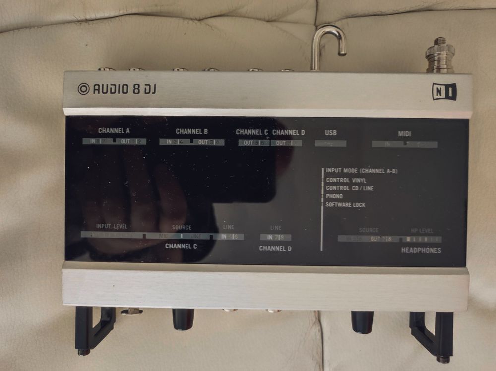 Traktor Audio 8 DJ | Kaufen auf Ricardo