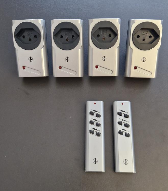 4 Intertechno Funkstecker PAR-1500 inkl. 2 Fernbedienungen (Gebraucht) in Wolfhausen für CHF 5 ...