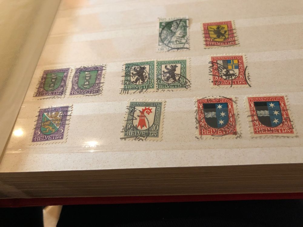 Album voll auf 64 Seiten- Katalogwert 2‘500 CHF, ab 1.— | Kaufen auf Ricardo