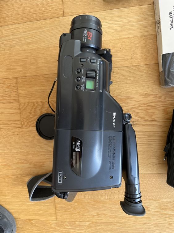 Sharp VL-C690S VHS-C Videokamera (Gebraucht) in Luzern für CHF 25 – mit ...