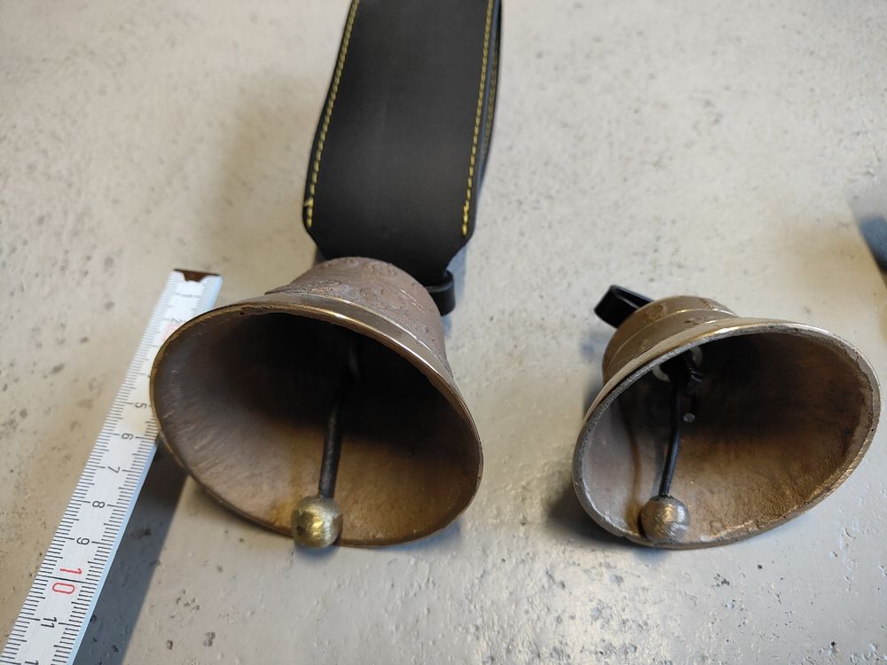 Zwei Glocken (Gebraucht) in Olten für CHF 44 – mit Lieferung auf ...