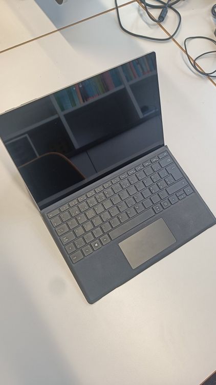 Surface Pro 4 (Gebraucht) in Lyss für CHF 80 – mit Lieferung auf Ricardo kaufen