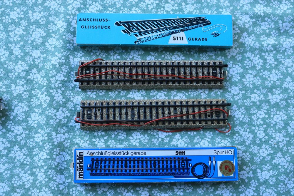 2 Anschlussgeleisstücke Märklin 5111 (Gebraucht) in Winterthur für CHF ...