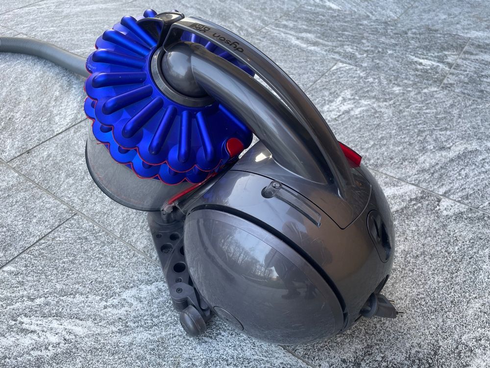 Dyson Staubsauger - DC52 - allergy musclehead (Gebraucht) in Baar für ...