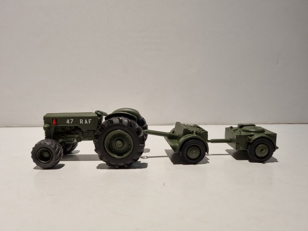 Matchbox Tractor K-4 & Dinky trailers Nr 687 et 162B, code 3 (Gebraucht ...