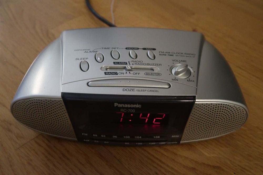 Radiowecker Panasonic RC-700 (Gebraucht) in Erlenbach ZH für CHF 6.3 ...