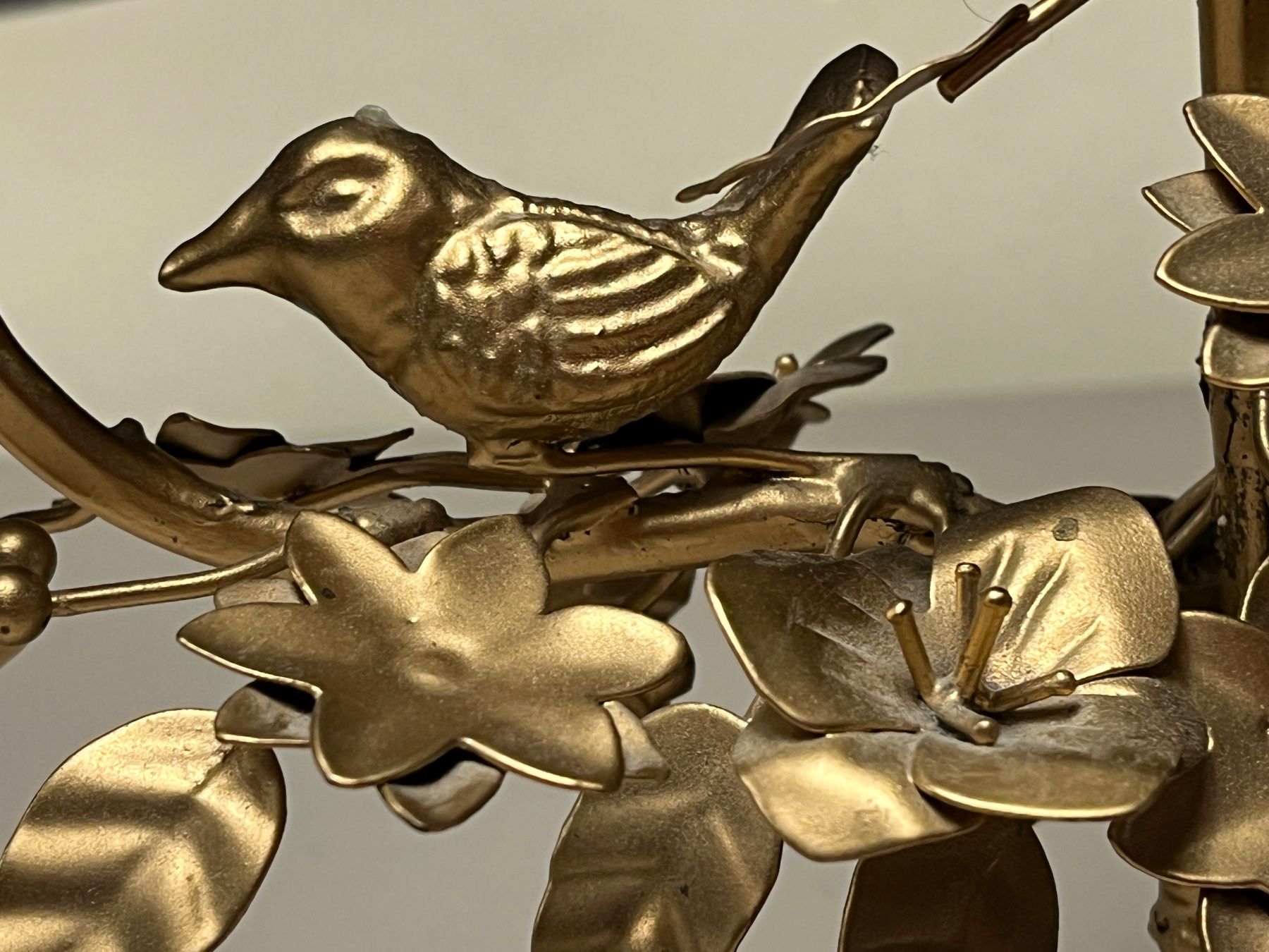 Goldener Kerzenständer mit Vogel/Blumen-Design von Rice (Gebraucht) in ...