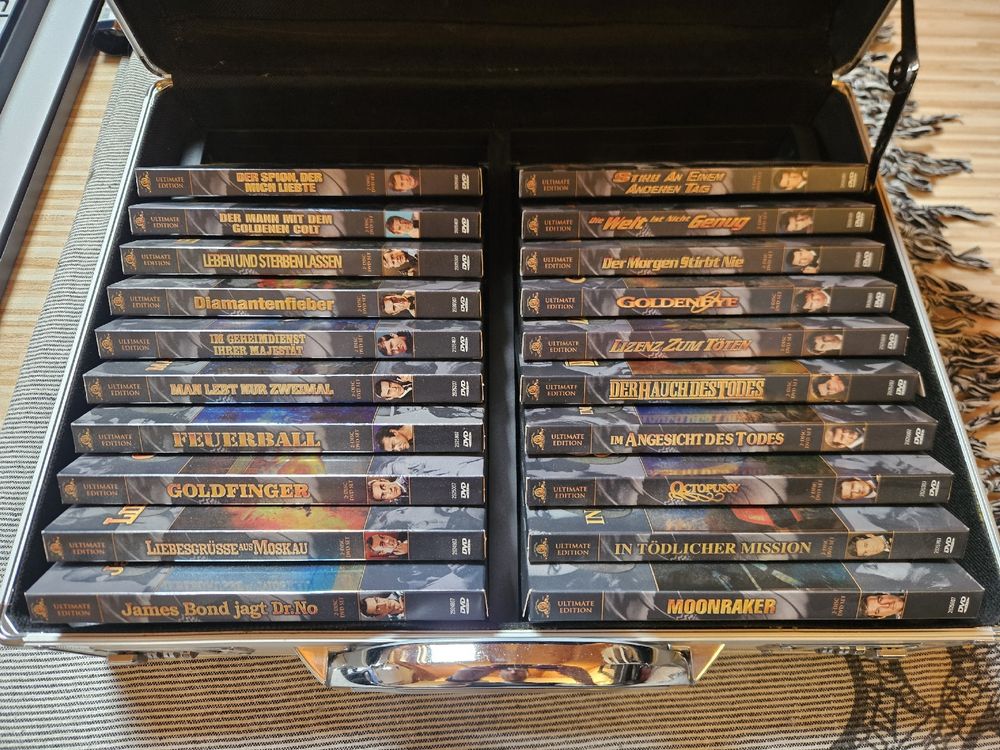 007 James Bond DVD Koffer (Gebraucht) in Worb für CHF 60 – mit ...