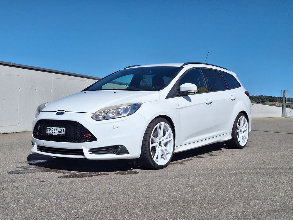 Ford Focus ST break 2.0 Ecoboost 250ch (D'occasion) à Villargiroud pour CHF 9750 – retrait ...