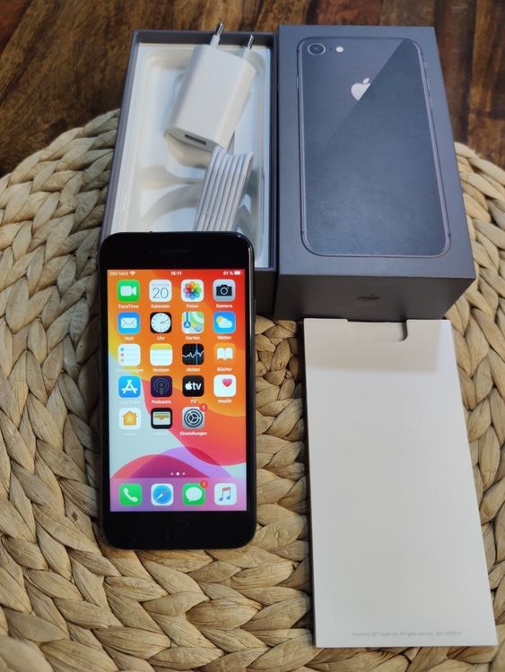 iPhone 8 Black 64GB | Kaufen auf Ricardo