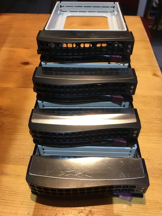 4x Supermicro 3.5" SATA Drive Caddy/Tray 01-SC93301-XX00C104 (Gebraucht ...