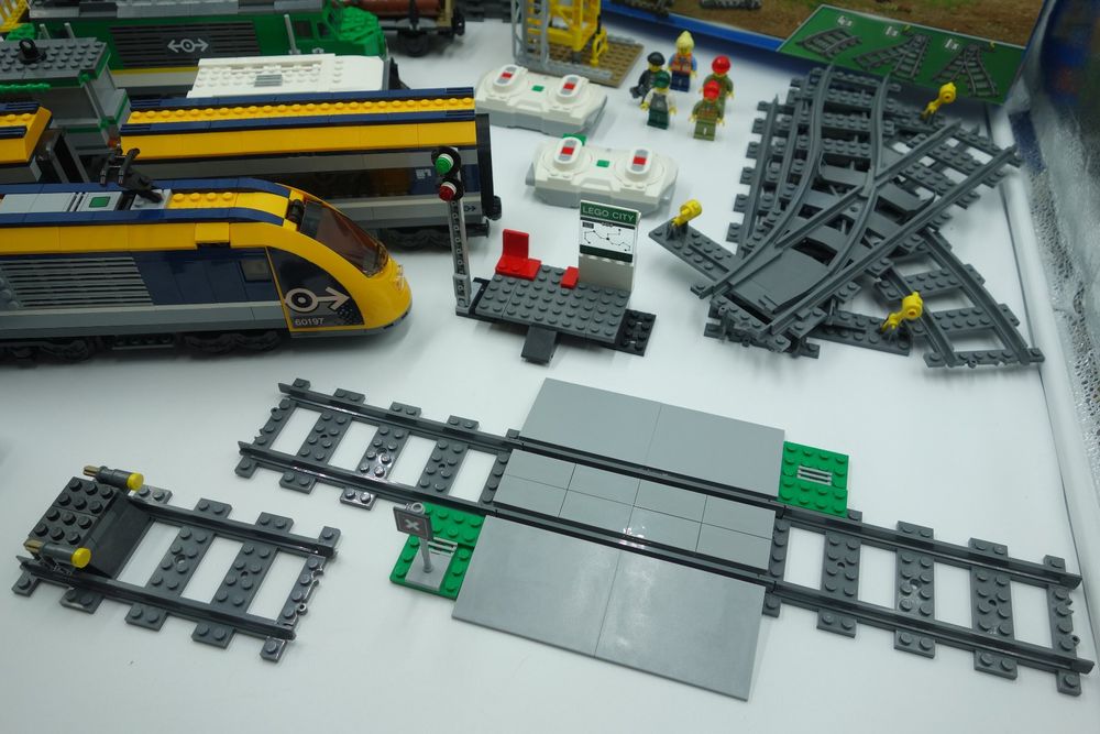 Lego City Zug Set (60198 + 60197), plus Schienen | Kaufen auf Ricardo